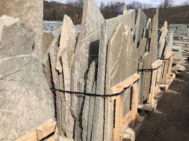 Blue Stone – Stonehenge Hardscapes